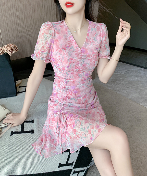 포앤바이앤 플라워 쉬폰 미니원피스 브이넥 셔링 반팔 반소매 슬리밍 꽃무늬 프린팅 스트링 A라인 미니원피스 샤랄라 샤방샤방 러블리 여성스러운 여친룩 데이트룩 주말 휴일