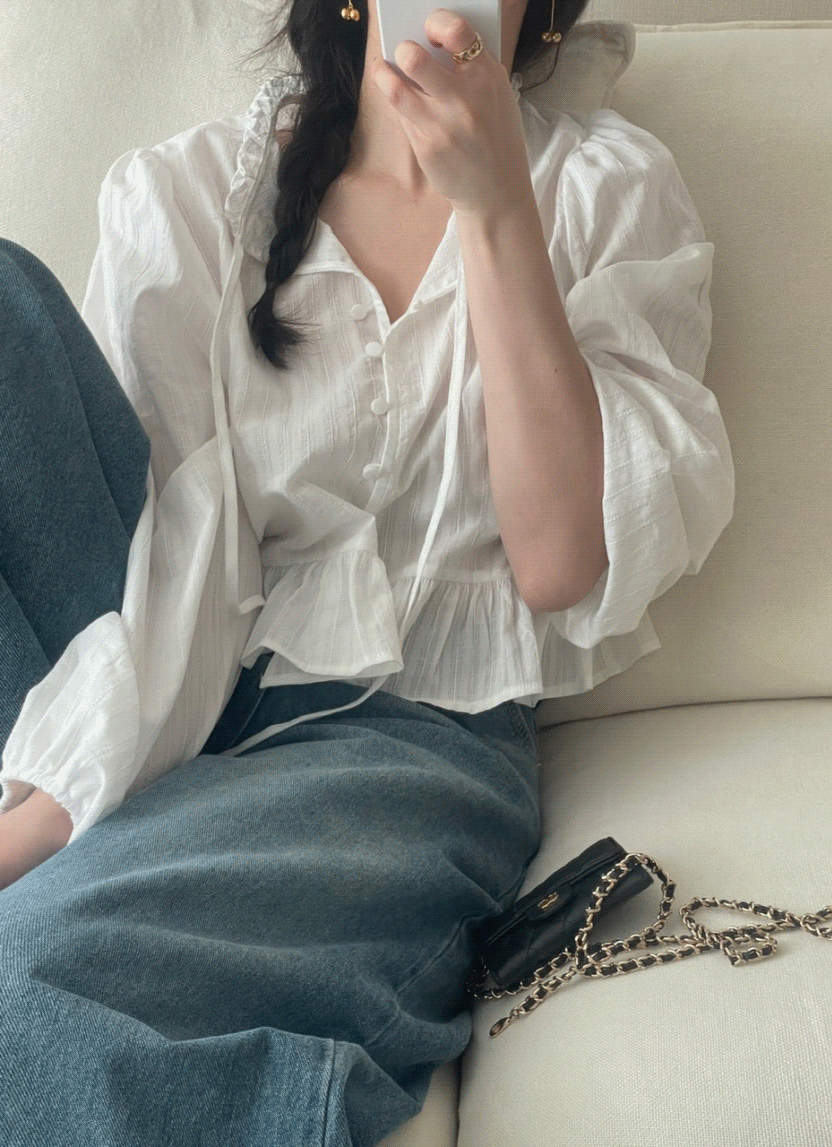 샵보애 basket 바스켓 로니 크롭 프릴 셔링 단추 블라우스 bl (2col)