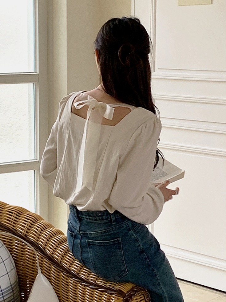 리리앤코 리제프닌 시스루 뒷리본 스트랩 하트넥 블라우스 룩 신상 하객룩 데이트룩 데일리룩 블라우스룩 블라우스하객룩 블라우스룩 셔링블라우스 긴팔블라우스 여성블라우스 하객