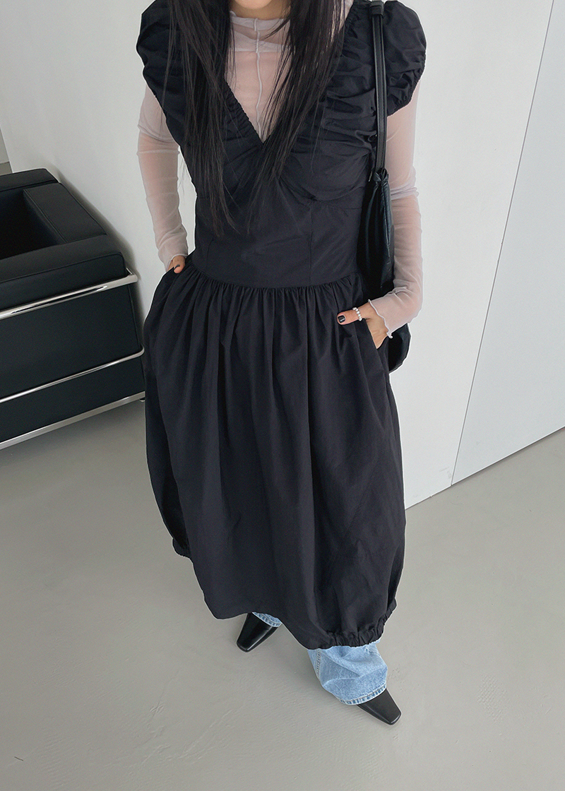 89헤르쯔 deep v shirring ops (2c)