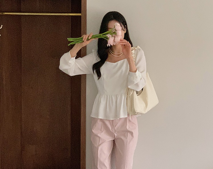 리리앤코 오브쥬앙 링클 하트넥 페플럼 블라우스 자체제작 봄 신상 봄옷 봄블라우스 하트넥블라우스 스퀘어넥 루즈핏 프릴 프릴블라우스 링클블라우스 데일리룩 페미닌룩 하객룩 출근