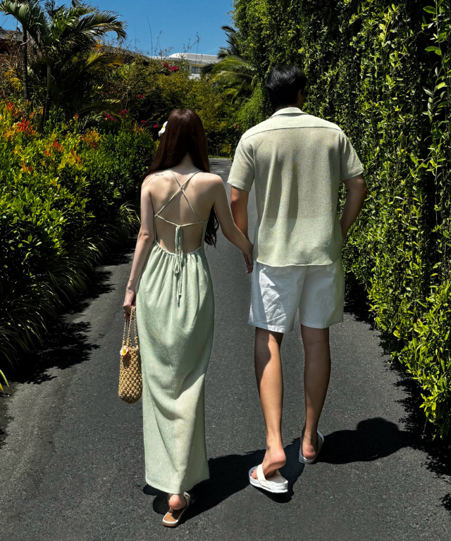 엄라이브 휴양지룩바캉스 민트 커플룩 세트가능 고퀄리티 뒷트임 쿨 소재 린넨 백오픈 홀터넥 트임 롱원피스 남친 여름 반팔 셔츠 반바지 세트 신혼여행 바다 물놀이 해외