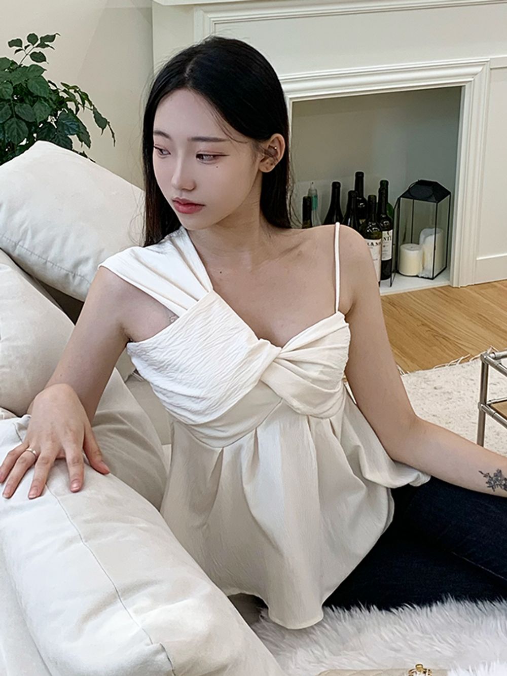 마이로즈빈 청순한여자 언발 블라우스 오프숄더 여름블라우스 나시블라우스 셔링블라우스 원숄더 바캉스 여행 바캉스 휴양지 여름셔츠 반팔블라우스 크롭셔츠 크롭블라우스 튜브탑