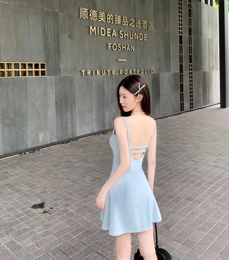 헤이로그 뷔스티에 끈나시 얇은 끈 민소매 나시 A라인 슬림 여리핏 데이트룩 여친룩 라운드넥 백리스 여름 썸머 휴양지 바다 비치 휴가 신혼 여행 동남아 룩 코디 추천 미니 원피스