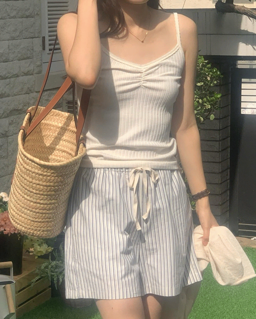 샵보애 verveine 버베인 줄지 셔링 레이스 나시 썸머 끈 슬리브리스 브이넥 여름 민소매 tee (3col)