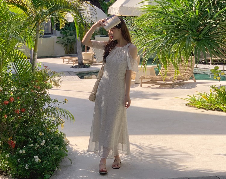 리리앤코 프레프디 쉬폰 오프숄더 홀터넥 롱 원피스 여름 신상 여름코디 여름원피스 하늘하늘한 링클 페미닌룩 통통녀 체형커버 휴가룩 휴양지룩 어깨트임 자체제작 플라워 꽃원피스