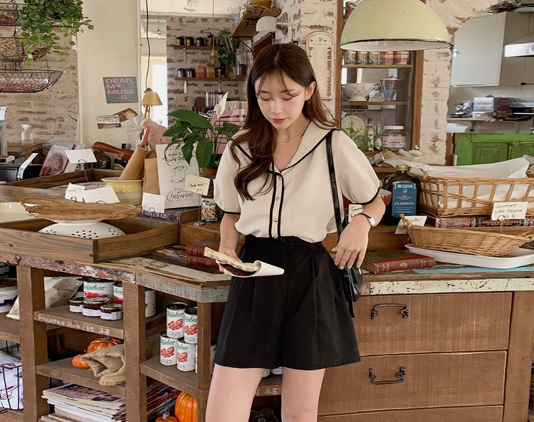 리리앤코 엔라보티 린넨 배색 세일러카라 반팔 블라우스 여름 여름옷 여름신상 반팔블라우스 세일러카라 세일러카라넥 세일러블라우스