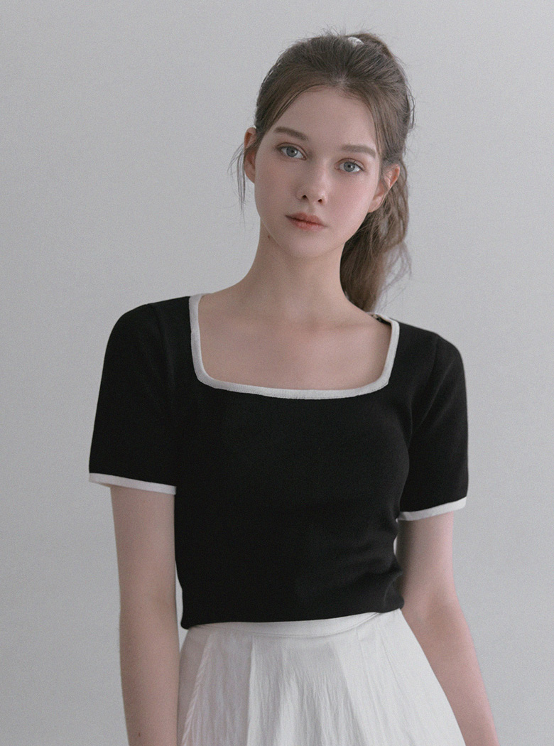 트위 리바이 스퀘어 배색 반팔 니트