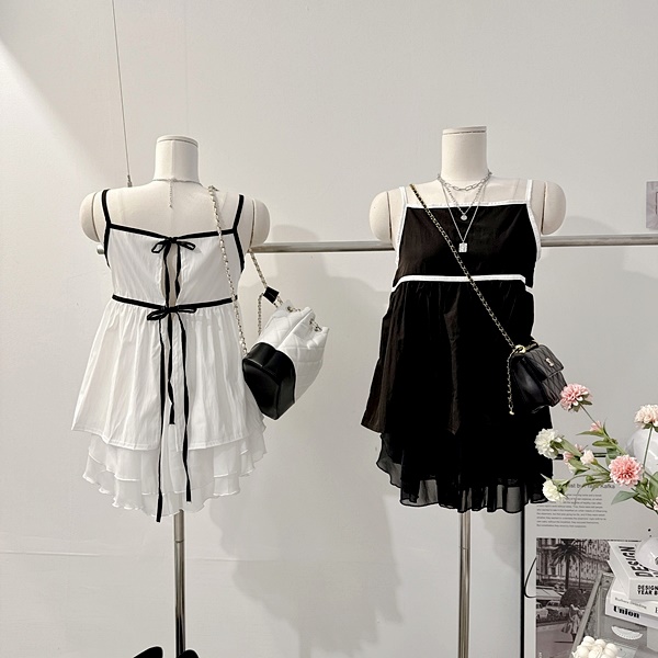 이프유마인 페미닌바캉스룩 여름 코코넛 배색 리본 스트랩 백트임 뒷트임 스퀘어넥 셔링 프릴 튜브탑 레이어드 이너 무지 A라인 플레어 슬립 뷔스티에 크롭 나시 블라우스