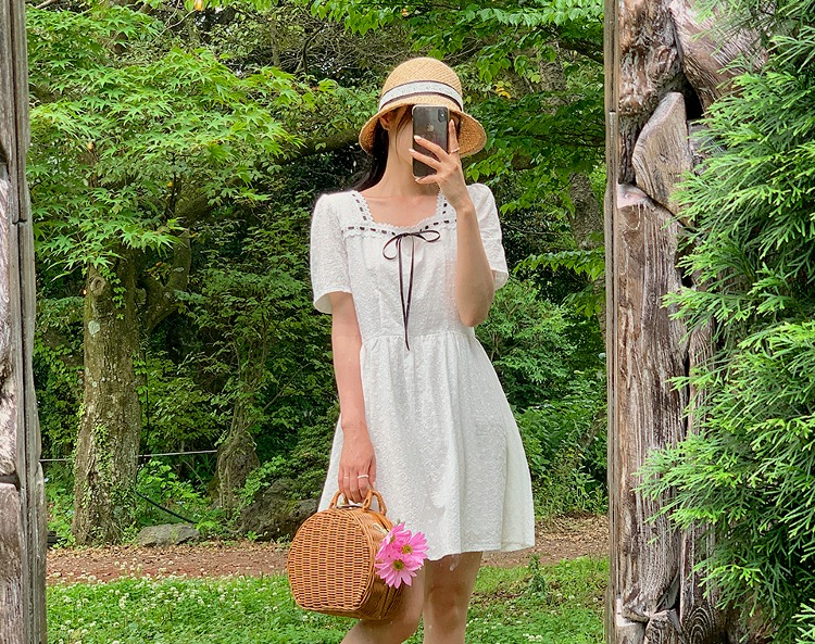 리리앤코 렌크슈린 플라워 레이스 리본 스트랩 미니 원피스여름신상 여름원피스 여름롱원피스 레이스원피스 플라워원피스 리본원피스