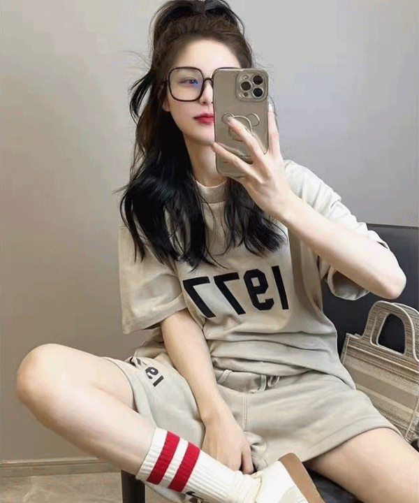 로이핏 Set 트레이닝 세트 투피스 1977 프린트 레터링 반팔 박스티 밴딩 쇼츠 셋업 캐주얼 힙합 힙스터 간지 스트릿 빅사이즈 홈웨어 편안한 가벼운 이지 원마일웨어