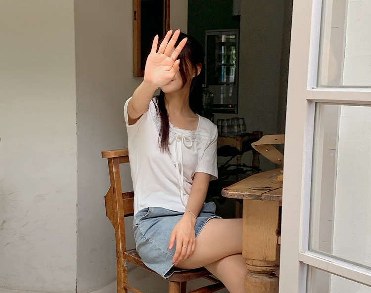 리리앤코 크림슈린 골지 스판 리본 레이스 티셔츠 여름 신상 여름옷 여름코디 여름티셔츠 반팔 러블리 편안한 신축성 데이트룩 귀여운 스퀘어넥 통통녀 여리한 시원한 자체제작