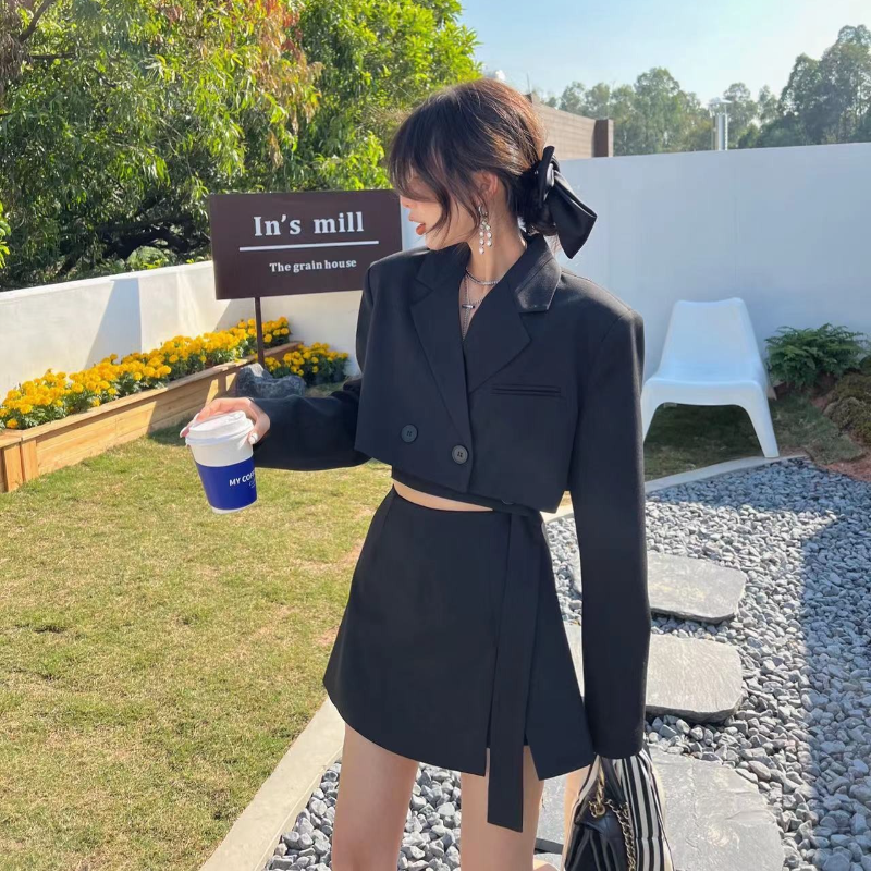 바이미뉴 가을하객룩 프리미엄 숏자켓 투피스세트 정장자켓 크롭 숏 자켓 허리끈 벨트코트 플레어스커트 숏 미니스커트 치마바지 스타일 정장 하객룩 겨울투피스 가을투피스
