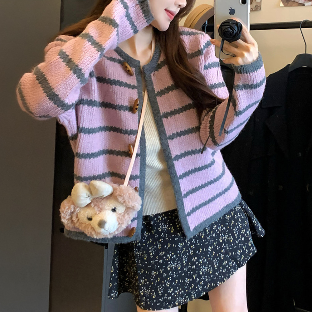 위켄드블루 핑크 스트라이프 배색 가디건 러블리 귀여운 데이트 여친 룩 청순 페미닌 여성스러운 캐주얼 꾸안꾸 가을 아우터 간절기 루즈핏