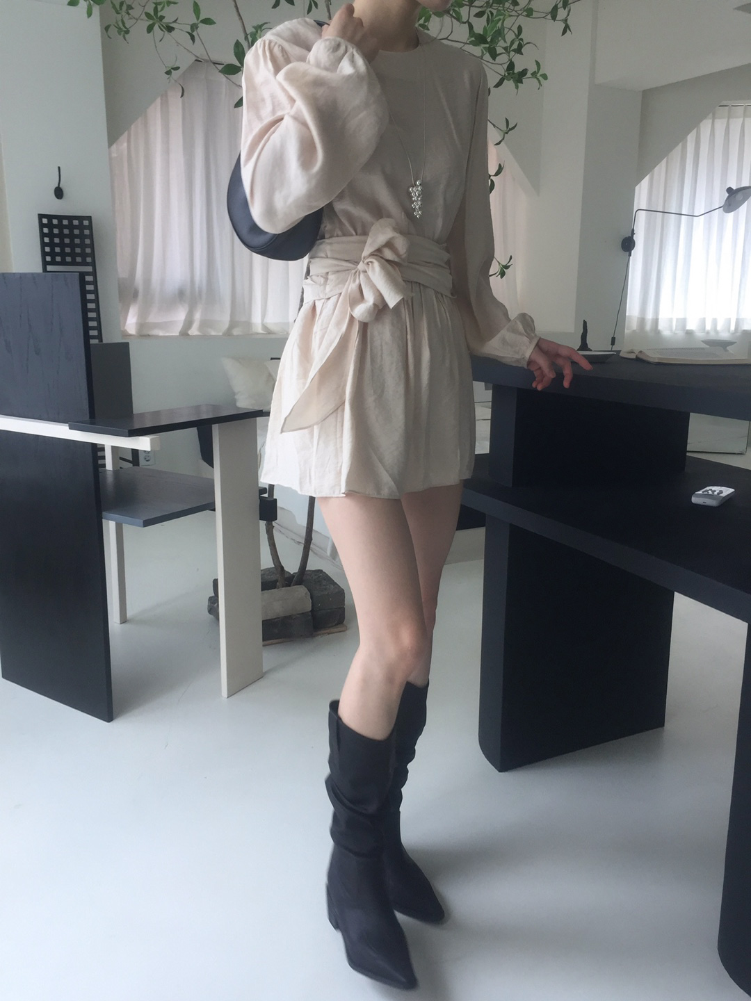 노비야카 Atte strap mini ops (beige, black)