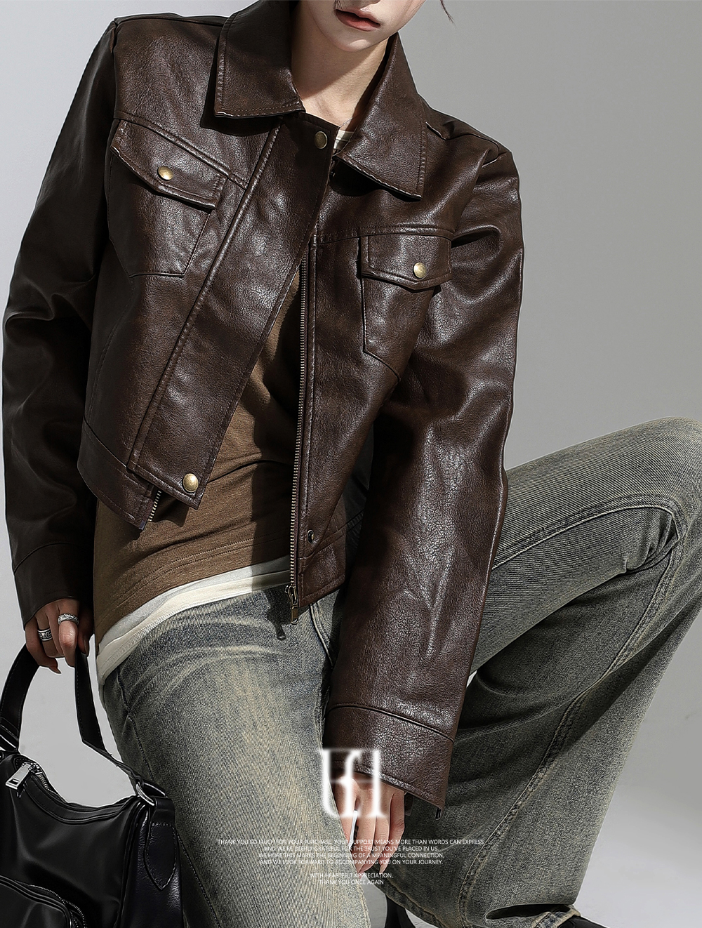 이은 Crop Stiff Leather Jacket