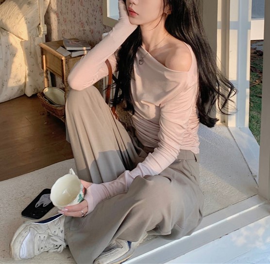 더블제이 24fw 신상 오프숄더 슬림 핏 티셔츠 코디 원 오프 하프 셔링 섹시 긴 팔 T Shirts Sml Size 2color 베이비 핑크 연핑크 차콜 다크 그레이