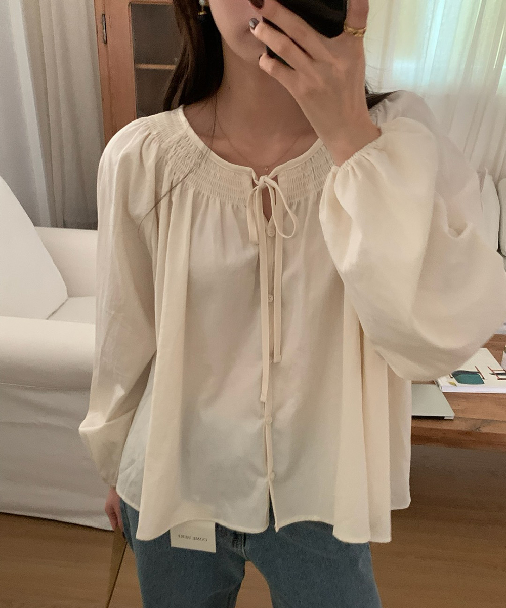 버나뎃 컴히얼 슈크림 블라우스 (2col) comehere