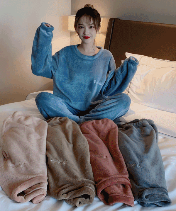 데이달링 기획세트 소프트 밍크 융기모 수면잠옷 파자마 긴팔 홈웨어 라운드넥 부들부들 히트 웜 긴팔 조거팬츠 투피스 상하의 수면바지 맨투맨 고무줄바지 밴딩팬츠 잠옷세트