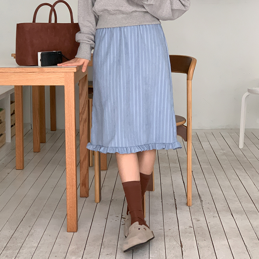 아더먼데이 밴딩 뒷트임 프릴프릴 슬릿 밴딩스커트 트임스커트 미디스커트 레이어드스커트 스트라이프 패턴스커트 밴딩치마 롱스커트
