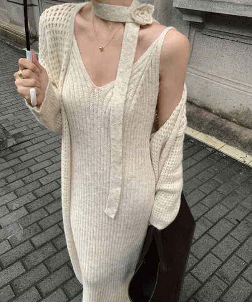 레이디나인 [가을신상🍂] 루아 코사지머플러 니트롱원피스