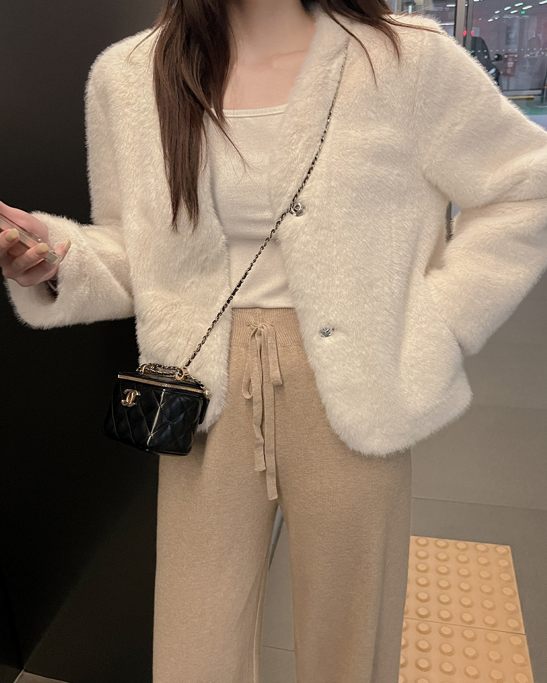 메이빈스 로베느 소프트 퍼 자켓겨울 아우터 간절기 퍼 점퍼 퍼아우터 노카라 한파템 간절기아우터 겨울아우터 데일리룩 출근룩 데이트룩 모임룩 격식룩 꾸안꾸 청순