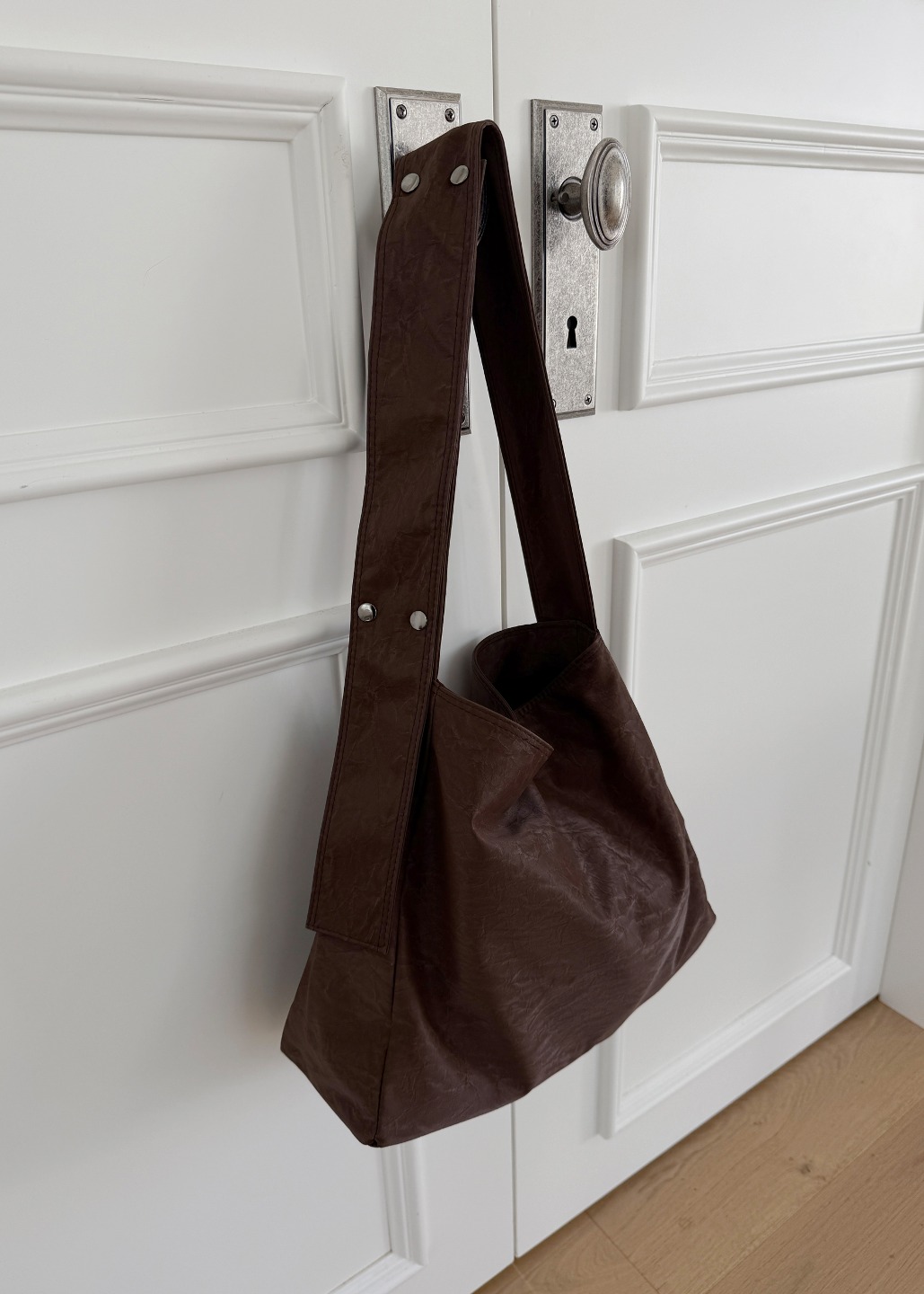 릿킴 CRACK SQUARE SHOULDER BAG