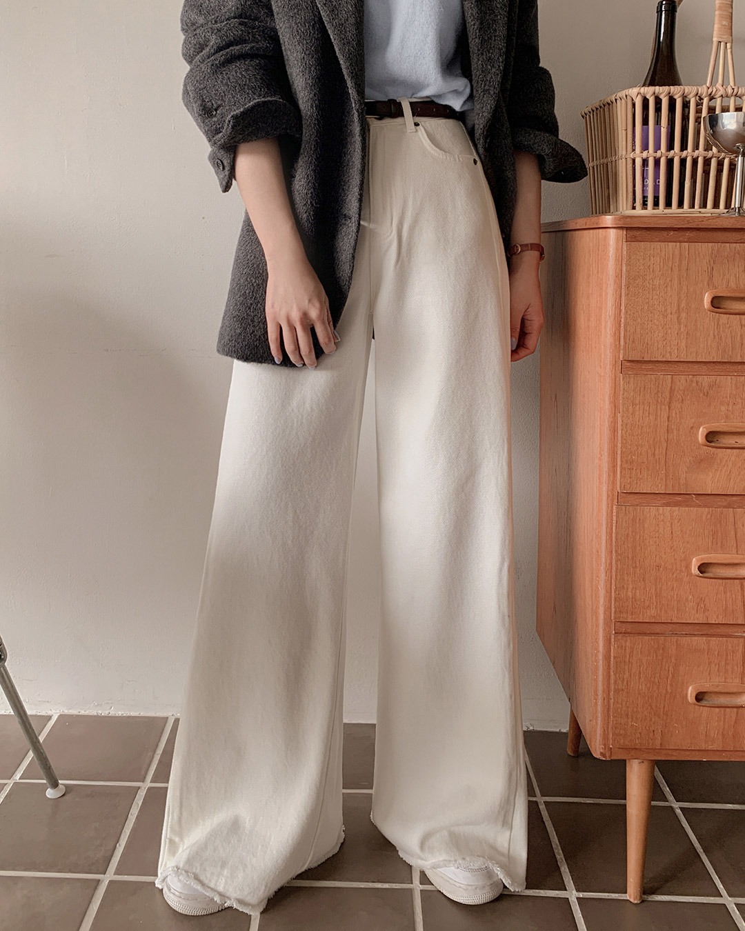 메이빈스 캐치 기모 와이드 팬츠겨울 가을 간절기 겨울바지 간절기바지 기모바지 코튼팬츠 와이드바지 기본바지 부츠컷 데님 흰바지 기본템 데이트룩 데일리룩 마실룩