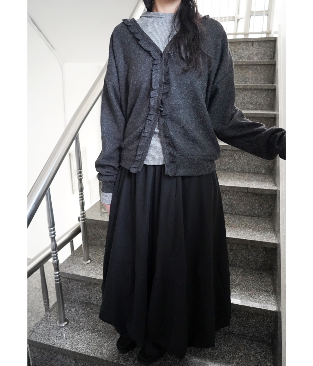 피에브레 V-neck frill button cardigan (2c)