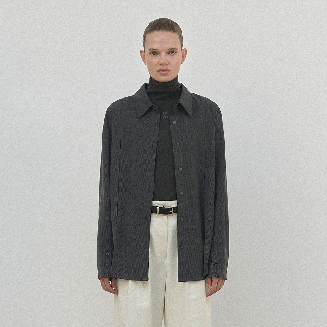 아틀리에나인 (BL-4274)POG POINT TUCK SLIT SHIRT