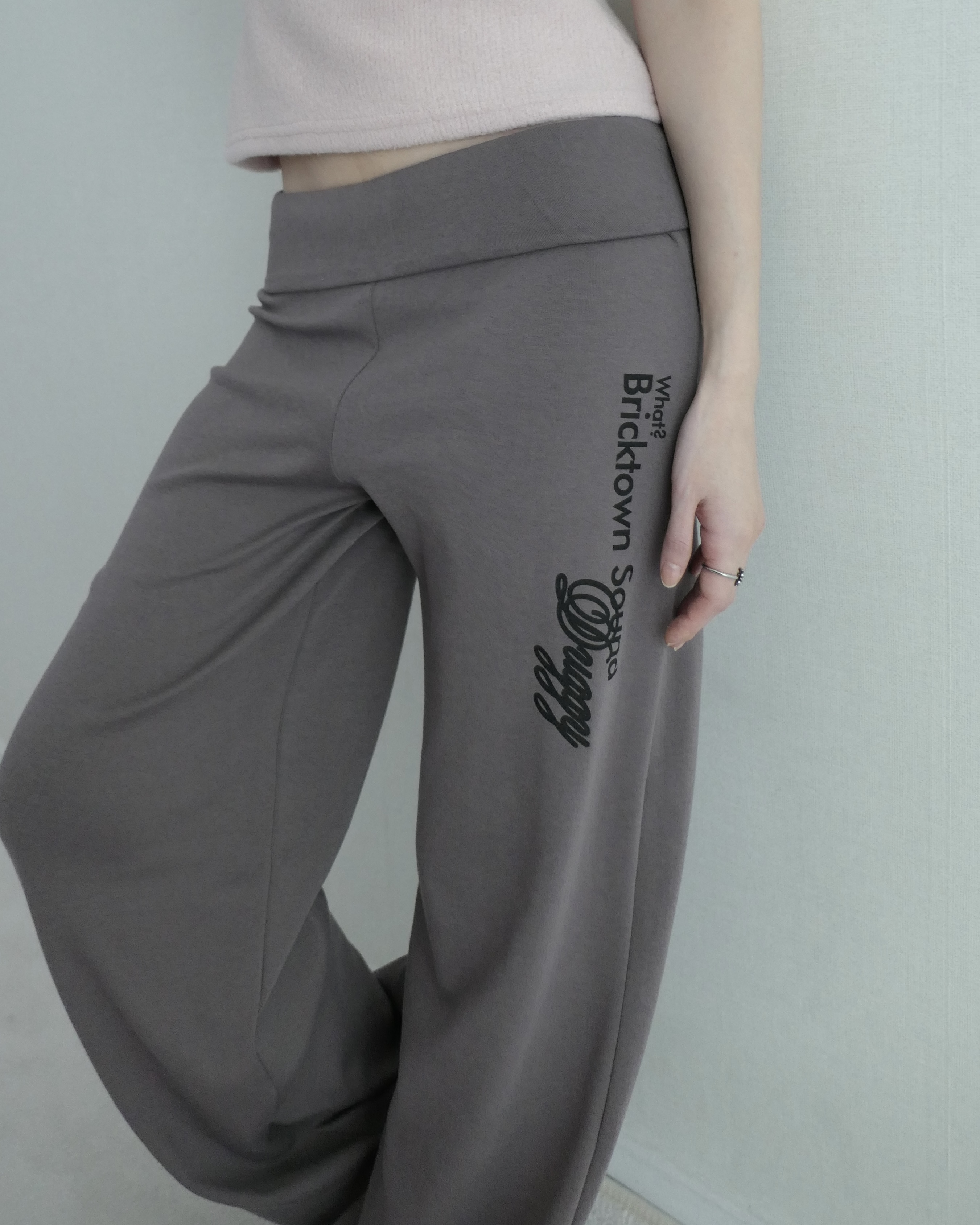 포그레이어 lettering easy pants [2color]