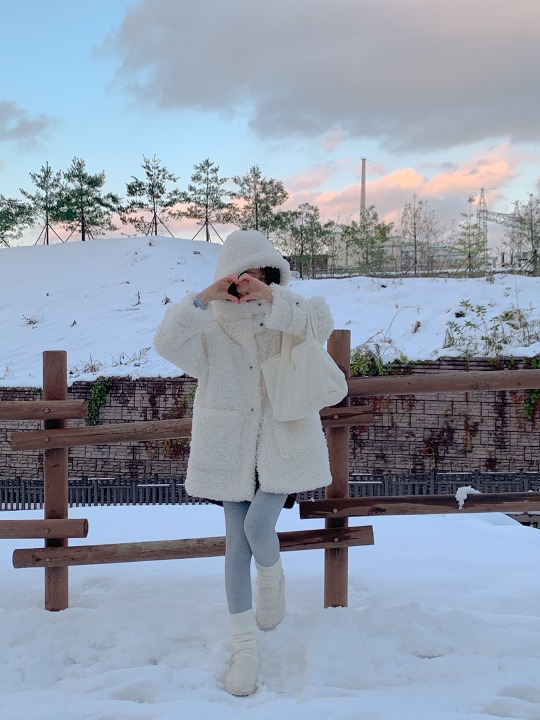 둥실코코 품절임박 따뜻🤎3온스누빔 스노우맨 후드 양털 코트 두꺼운 도톰 푸들 밍크 덤블 무스탕 하프 미디 싱글 빅사이즈 오버핏 에코퍼 페이크퍼 화이트 한겨울 뽀글이