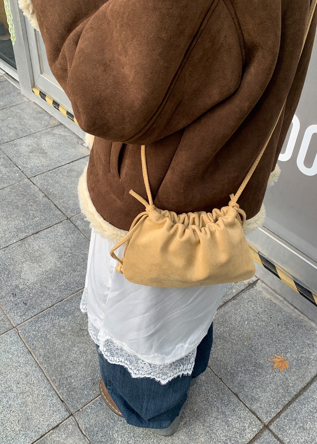 릿킴 SUEDE MINI DUMPLING BAG