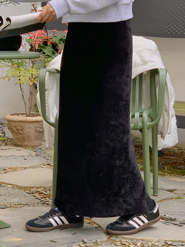 리리앤코 레더브린 스판 벨벳 밴딩 뒷트임 롱 스커트 빅사이즈 38사이즈 리리앤코 자체제작 롱스커트 심플 베이직 꾸안꾸 데일리룩