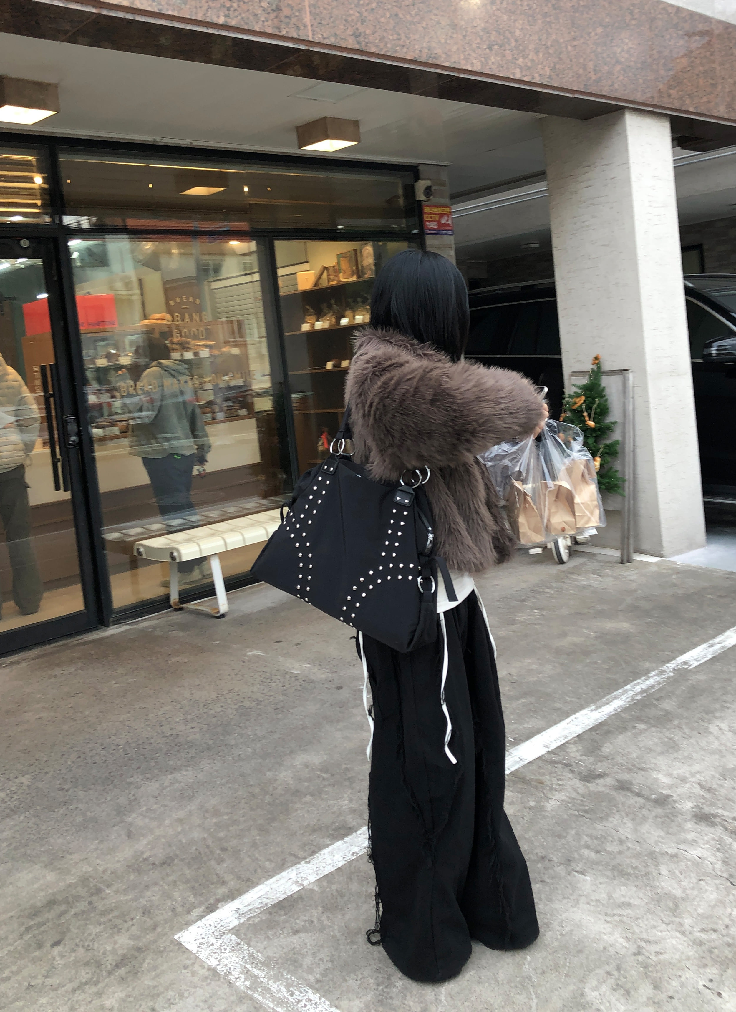 이이알하우스 Hoon stud bag (2C)