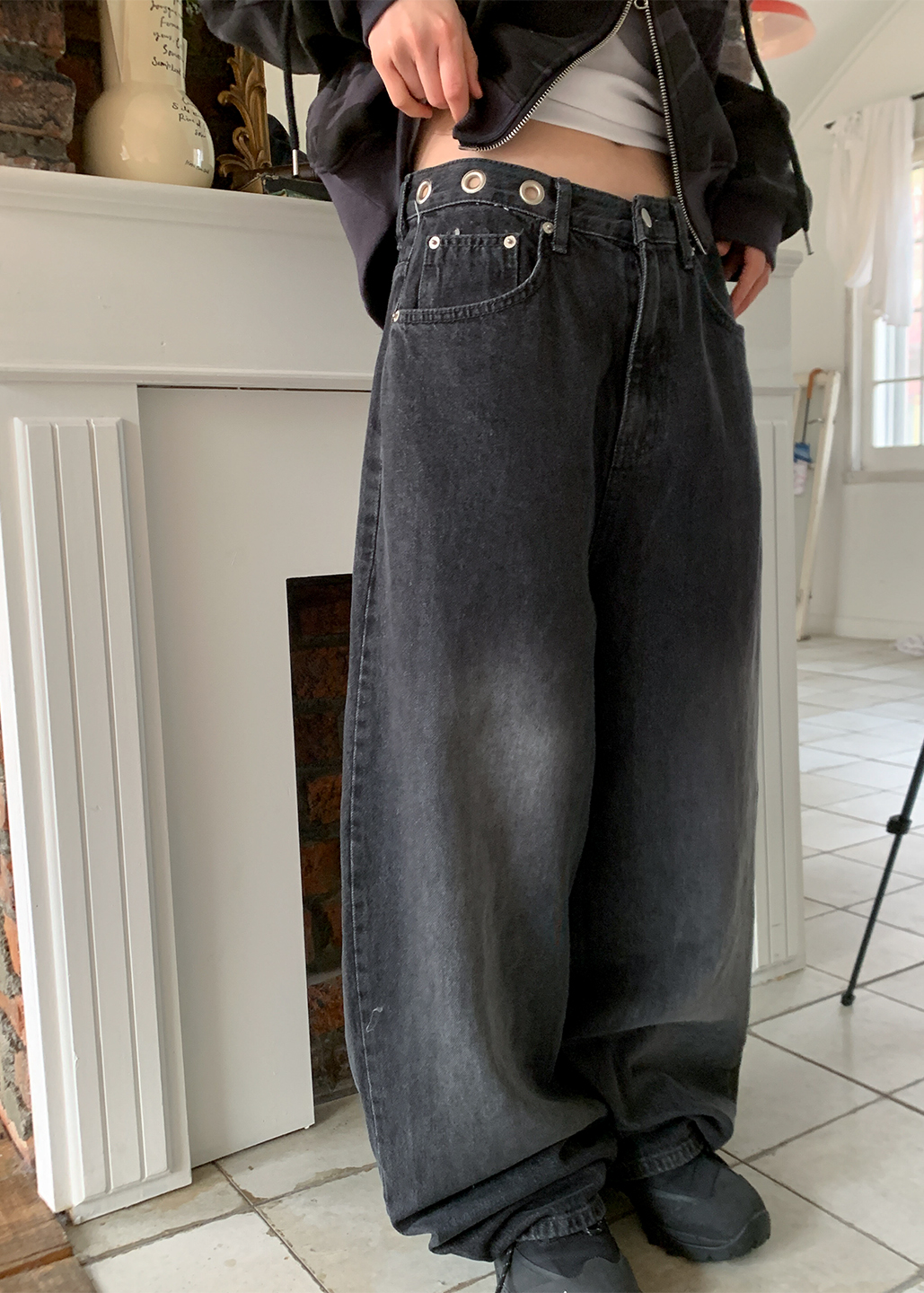 서울베이스드 BIG EYELET DENIM PANTS