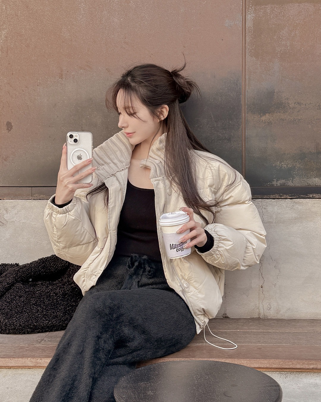 메이빈스 홀린 니트 하이넥 패딩겨울 겨울패딩 크롭패딩 크롭기장 웰론패딩 니트카라 하이넥카라 겨울아우터 웰론솜 데일리룩 출근룩 한파아이템 데이트룩