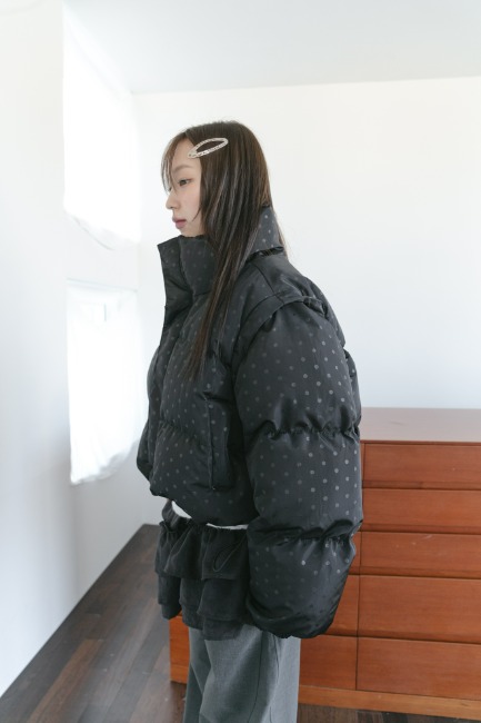 오무수히 dot short twoway padding jumper