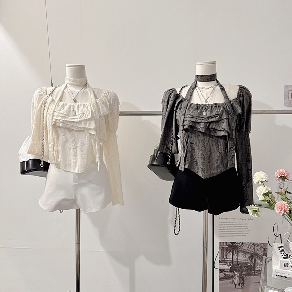 이프유마인 Y2k하이틴유니크 겨울 그루비 빈티지 데미지 구제 컷팅 머플러 스카프 타이 셔링 프릴 언발 사선 스퀘어넥 벌룬 퍼프 무지 긴팔 크롭 블라우스 2color