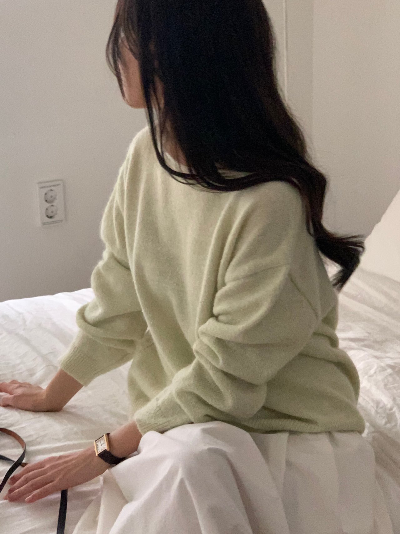 지니즈 25ss 베이킹파우더 모어 입술넥 니트 (3color)