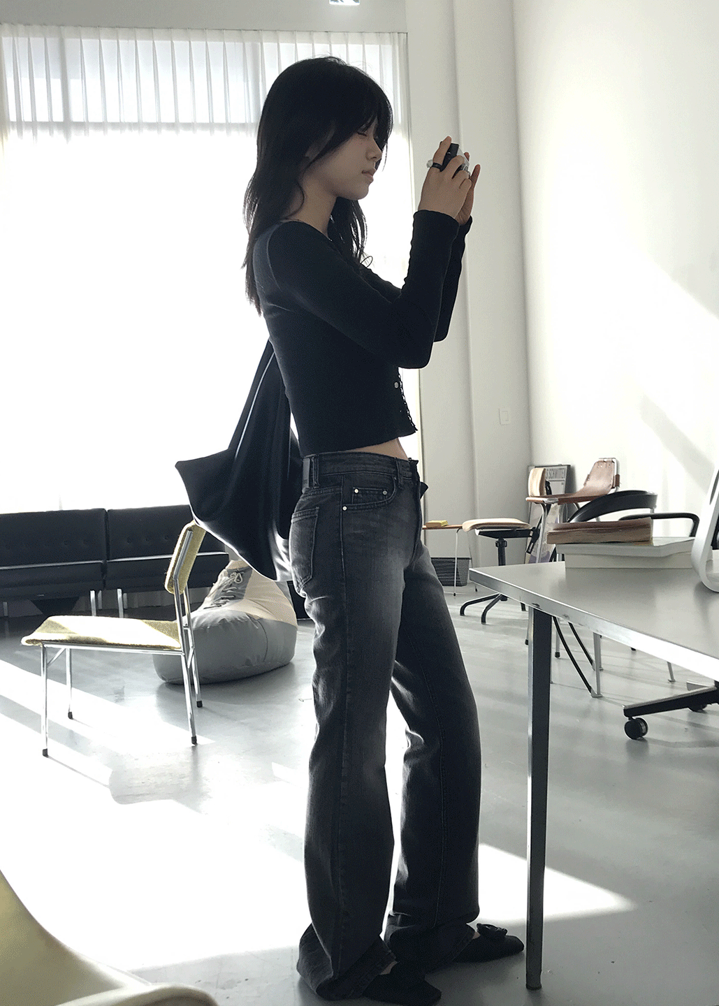 서울베이스드 BACK SLIT FLARE DENIM