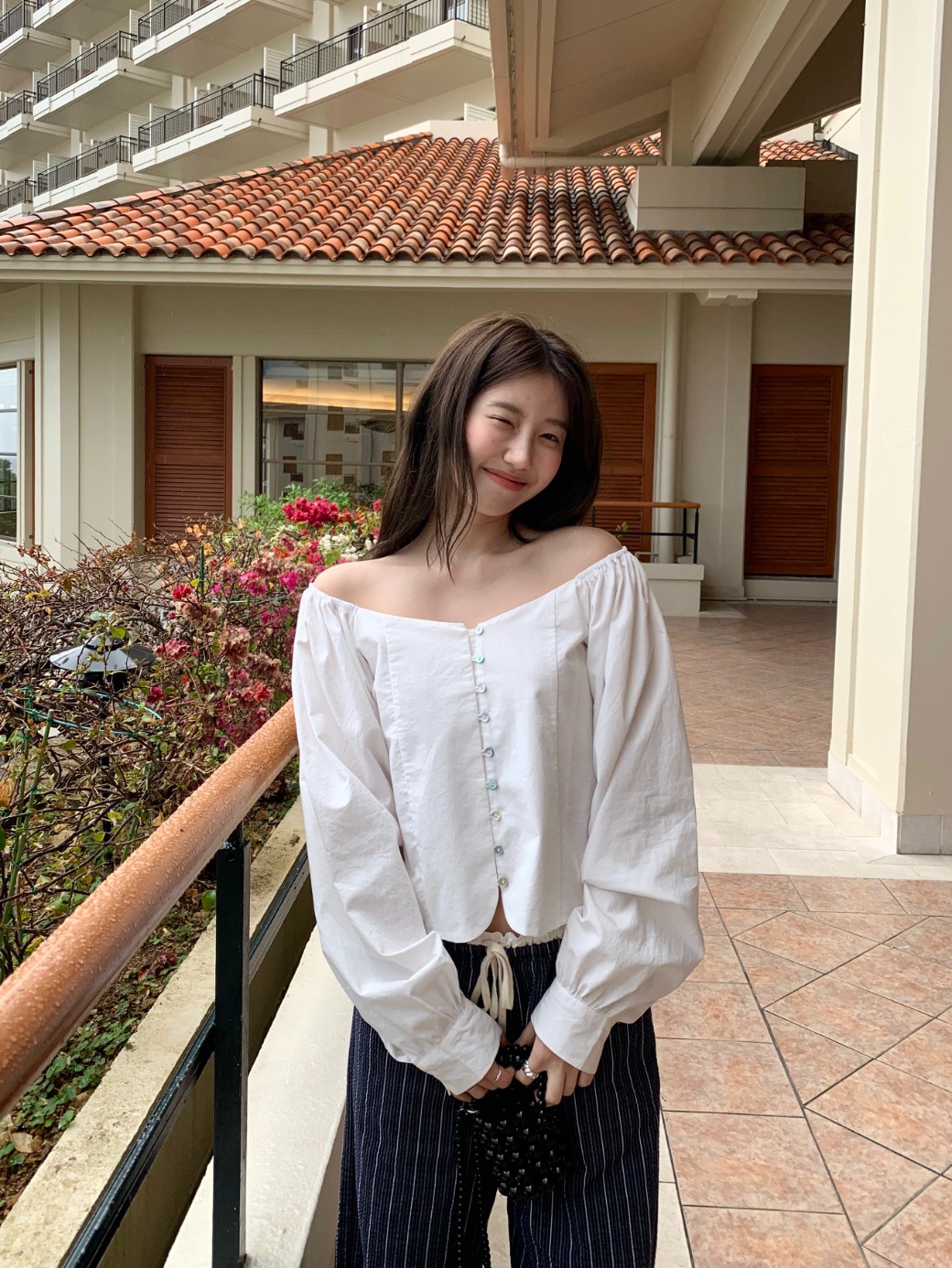 프릴리 DL. Loren Puff Blouse