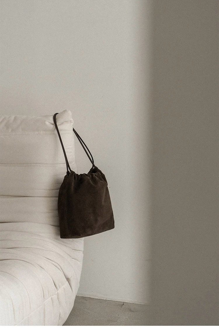 지니즈 25ss 우드세이지 복조이백 스웨이드 (3color)