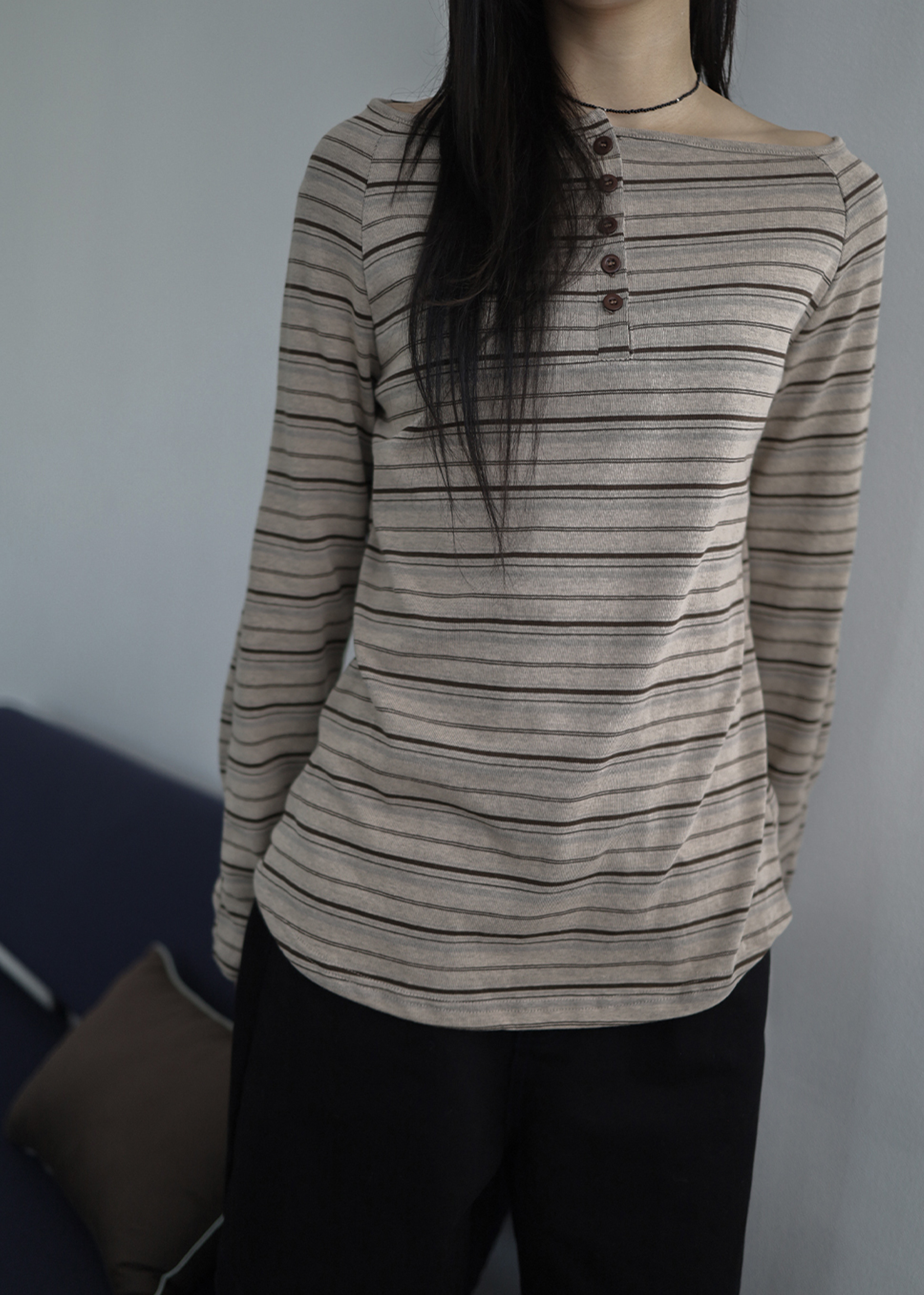 소우노 stripe open button tee