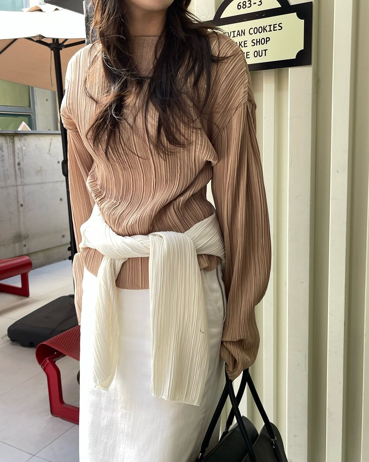 지니즈 당일 베이지/ 25ss 브론즈 플리츠 블라우스 (3color)