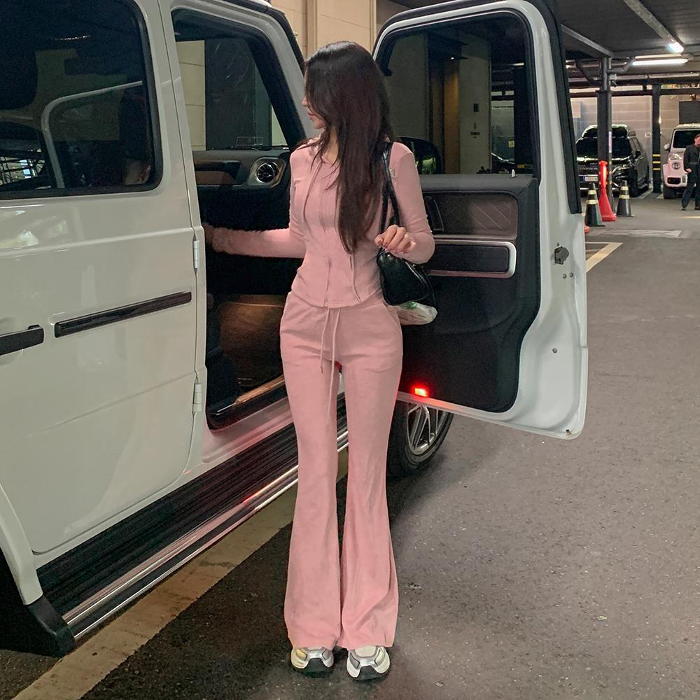 워너비뮤즈 무배🚀[허얇골넓핏💕핫걸] 뒷 코르셋 스트랩 테리 후드집업 + 밴딩 로우라이즈 부츠컷 팬츠 바지 트레이닝 세트 셋업 타월 브로치 스포티 섹시 글램 S M 2COL