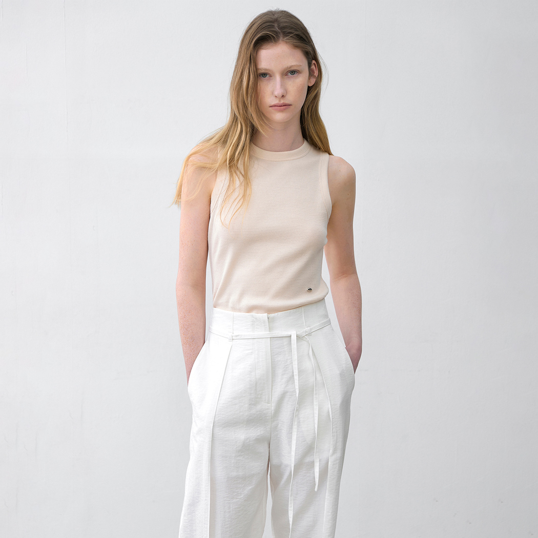 아틀리에나인 (T-7053)ESSENTIAL BACK SLIT TOP