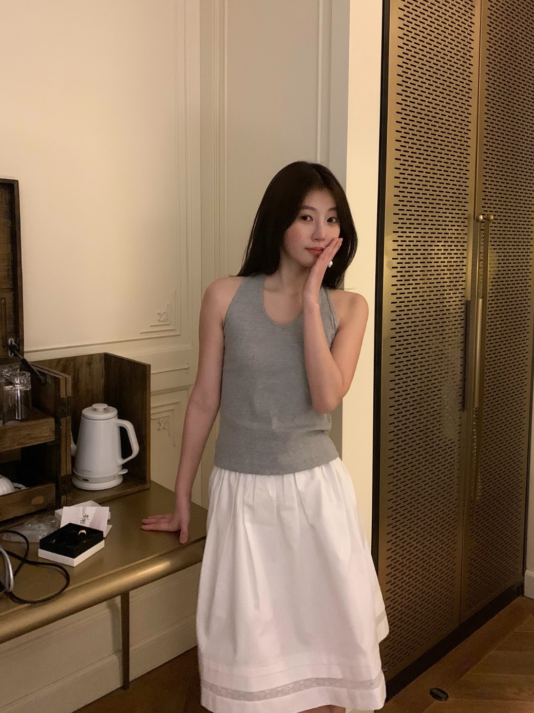 프릴리 DW. V-Neck Halter Sleeveless