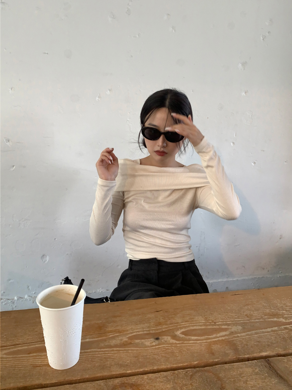 옵텐소 [단독/Best] half off-shoulder t-shirt (3color)