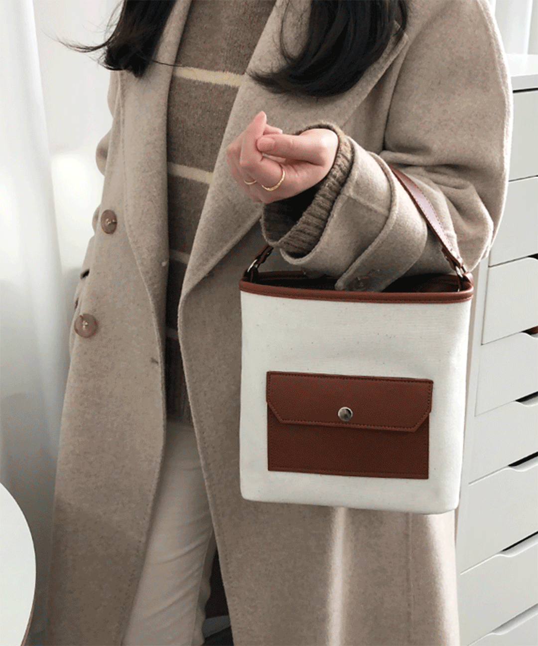 당일발송 2col 미니 스퀘어 캔버스 가죽포켓 토트백 파우치 여행 보조가방 손가방 산책가방 코트룩 맨투맨 니트룩 캐주얼가방 에코백 핸드백 수납 크로스백 Mo2236